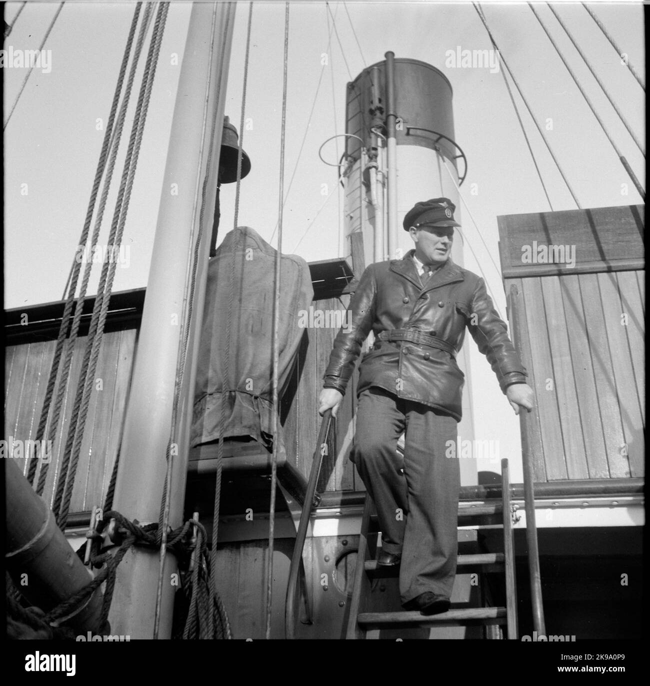 Ship crew hi-res stock photography and images - Alamy