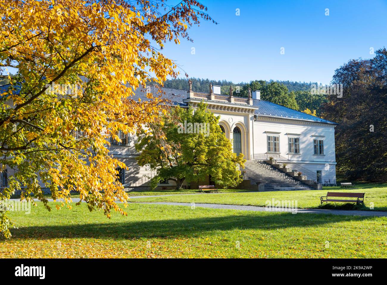 Empírový zámak a park, Čechy pod Kosířem, Morava, Česká republika ...