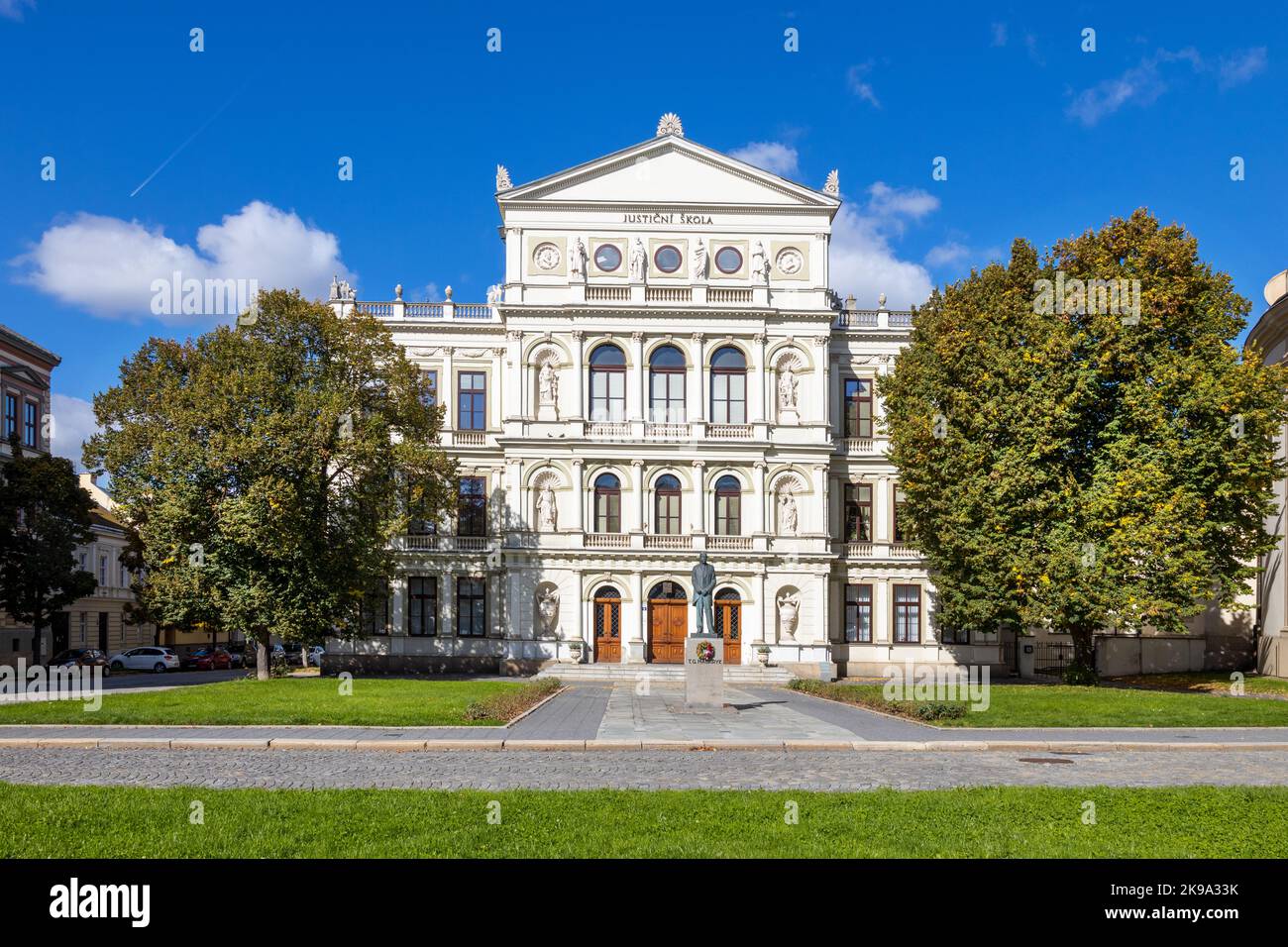 kostel sv. Jana Krtitele, Justicni palac, Masarykovo namesti, Kromeriz ...