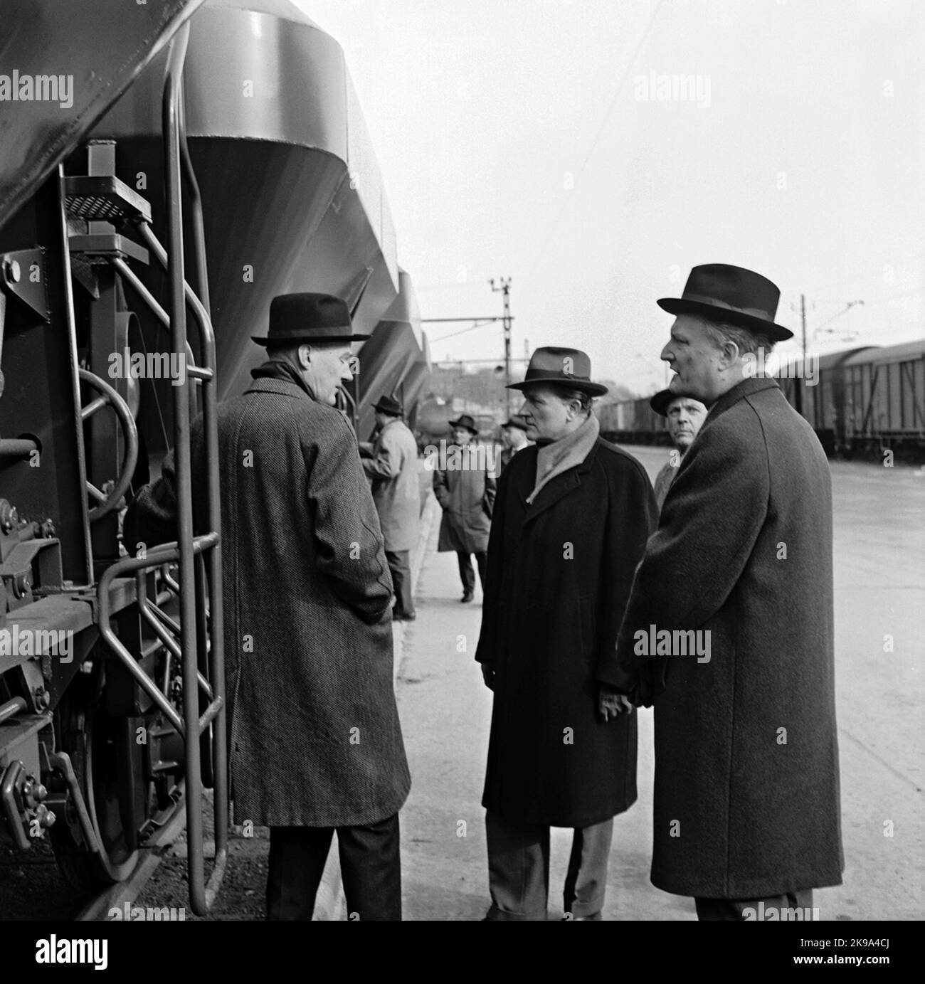 Display of test models, MAR and Q12 carts. Director General Erik Upmark ...
