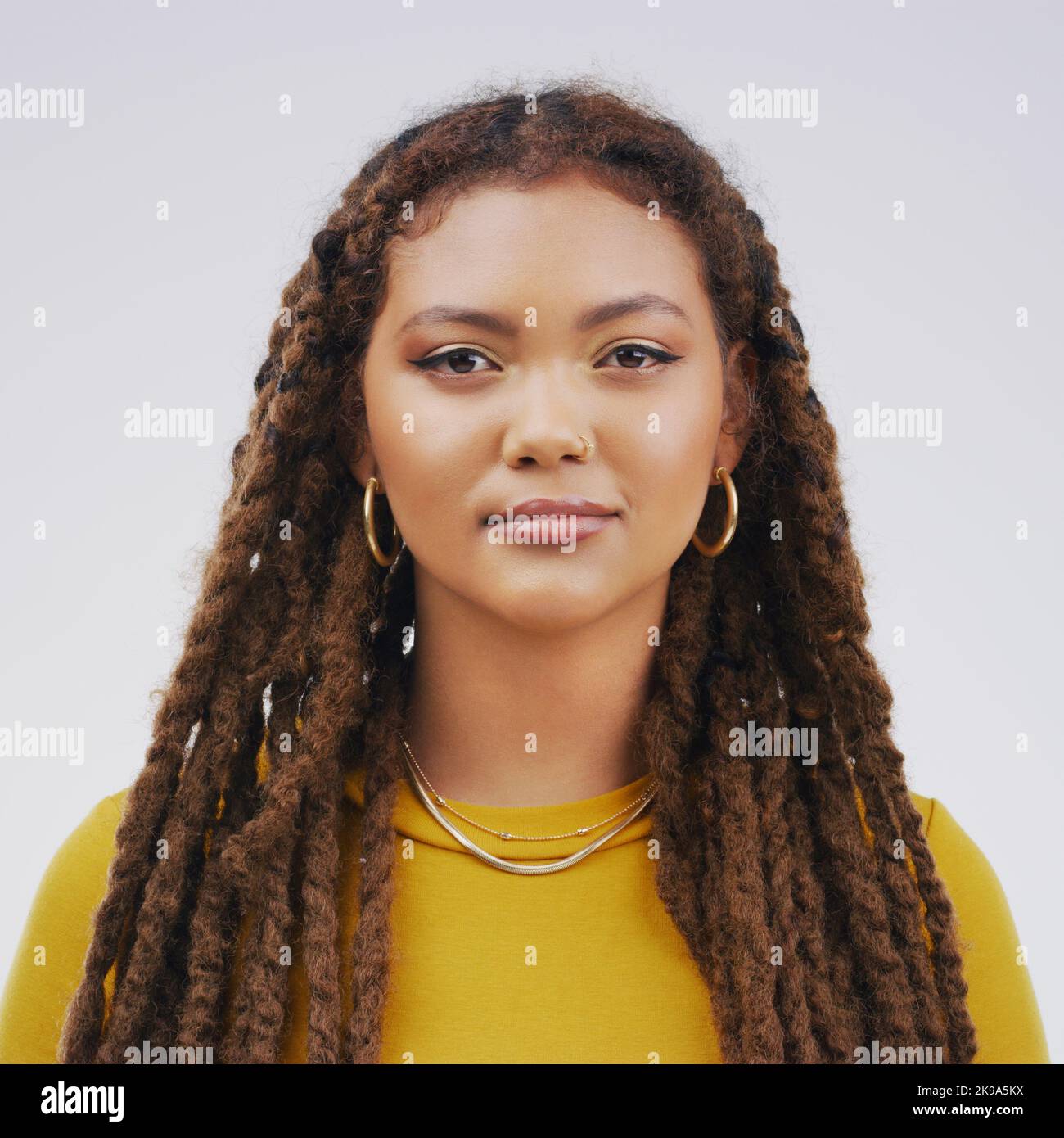 Woman expressionless face hi-res stock photography and images - Alamy