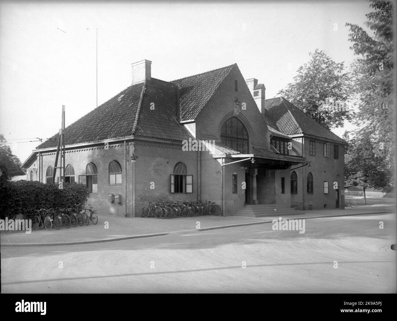 Street side area Black and White Stock Photos & Images - Alamy