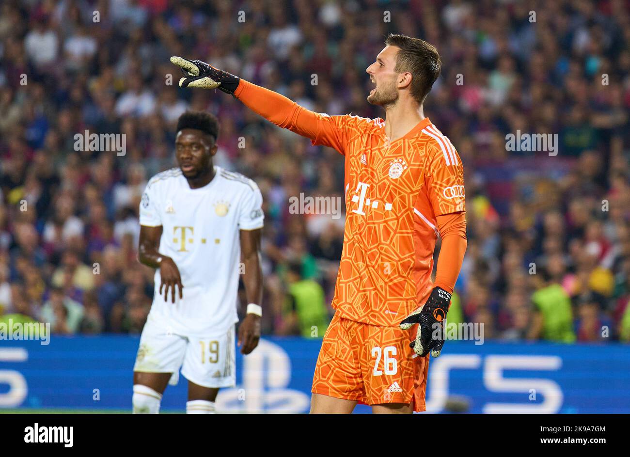 Barcelona, Spain. Oct 26, 2022 Sven ULREICH, FCB 26 goalkeeper, in the ...