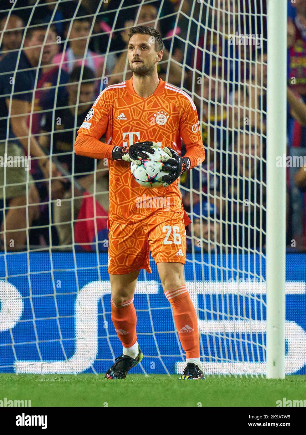 Barcelona, Spain. Oct 26, 2022 Sven ULREICH, FCB 26 goalkeeper, in the ...