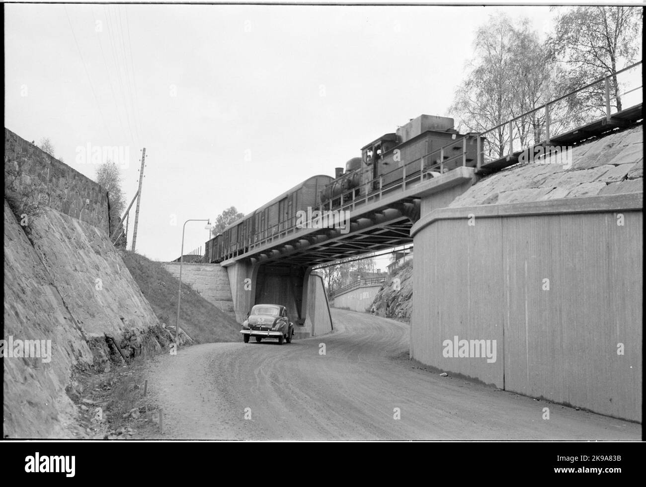 Railway bridge over a road hi-res stock photography and images - Alamy