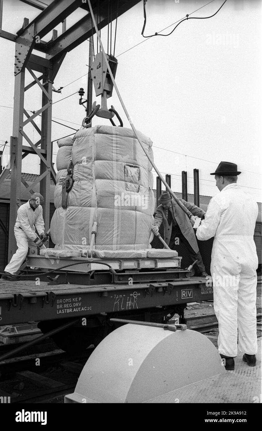 Transport of uranium containers Stock Photo - Alamy