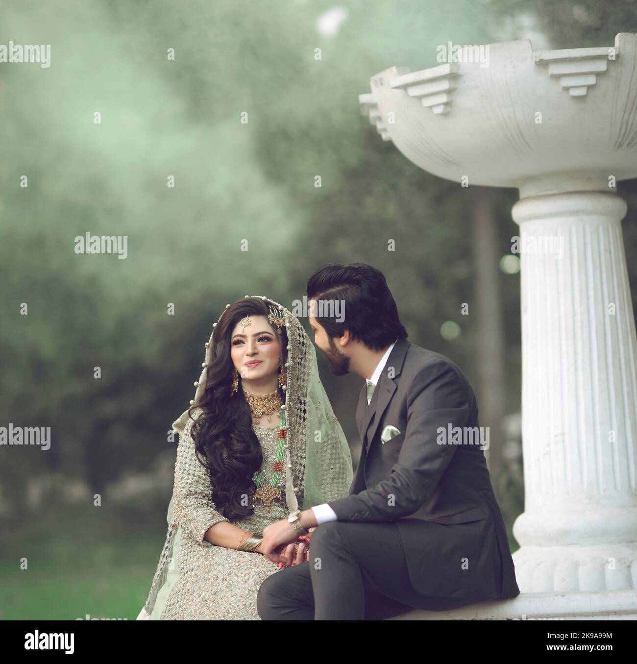 Pre wedding photoshoot hi-res stock photography and images - Alamy