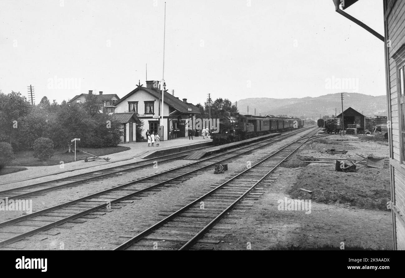 Train station b hi-res stock photography and images - Alamy