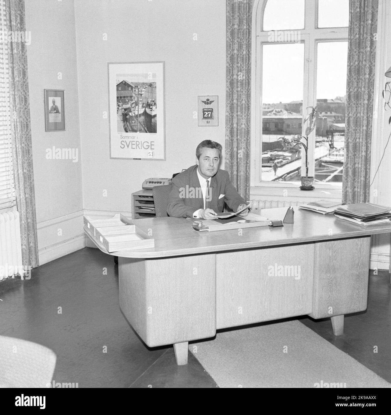 Commercial office Black and White Stock Photos & Images - Alamy