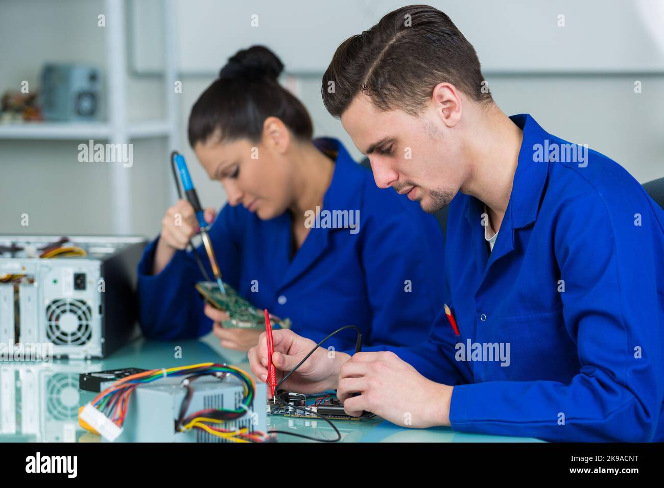 Communication electronics school hi-res stock photography and images ...