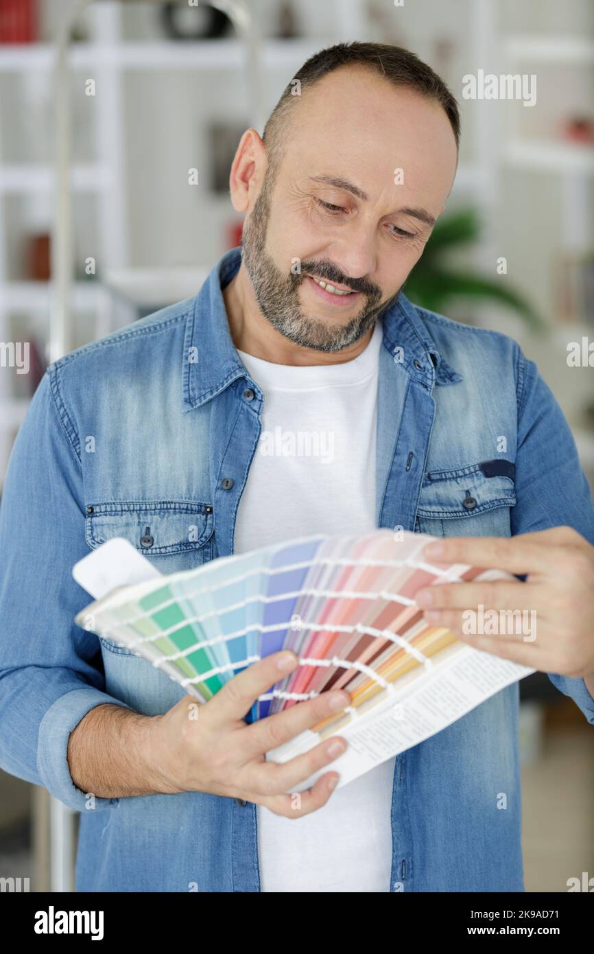 Paint colours charts hi-res stock photography and images - Alamy