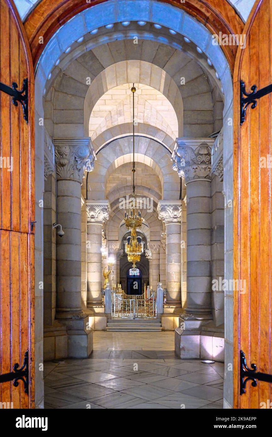 Old crypt door hi-res stock photography and images - Alamy