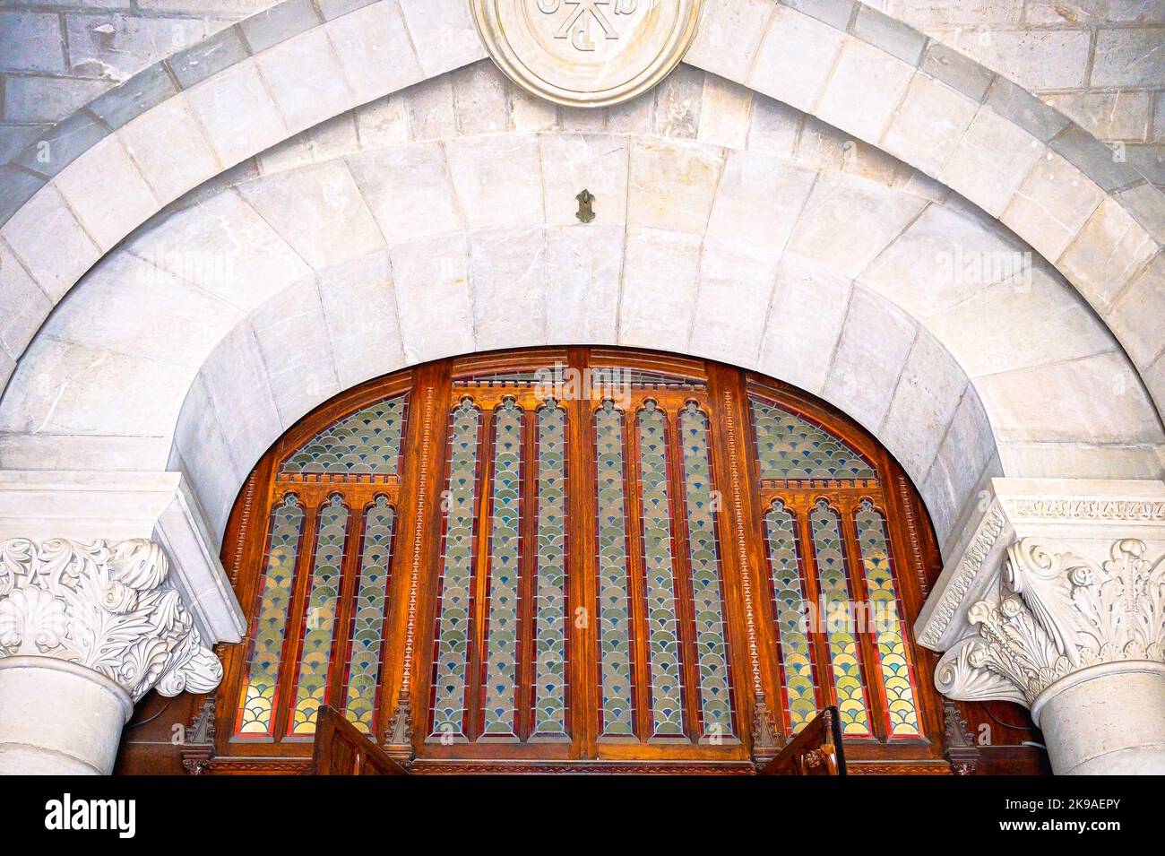Crypt columns hi-res stock photography and images - Alamy