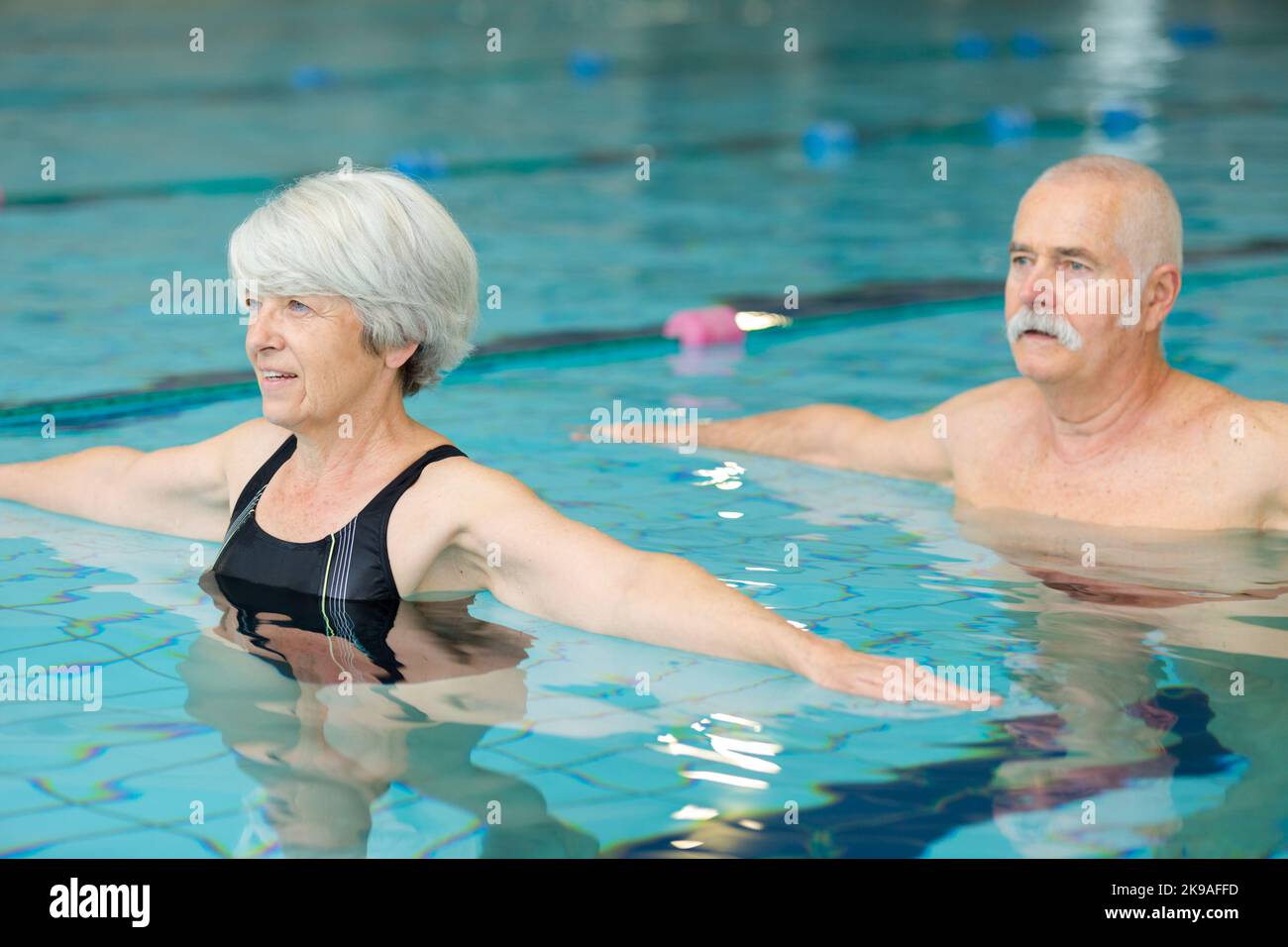 Pool lesson hi-res stock photography and images - Alamy