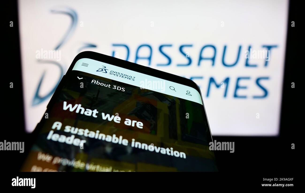 Smartphone with website of French software company Dassault Systemes SE ...