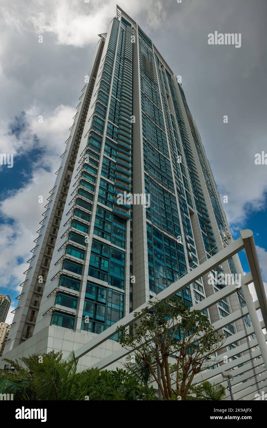 Ground perspective buildings hi-res stock photography and images - Alamy