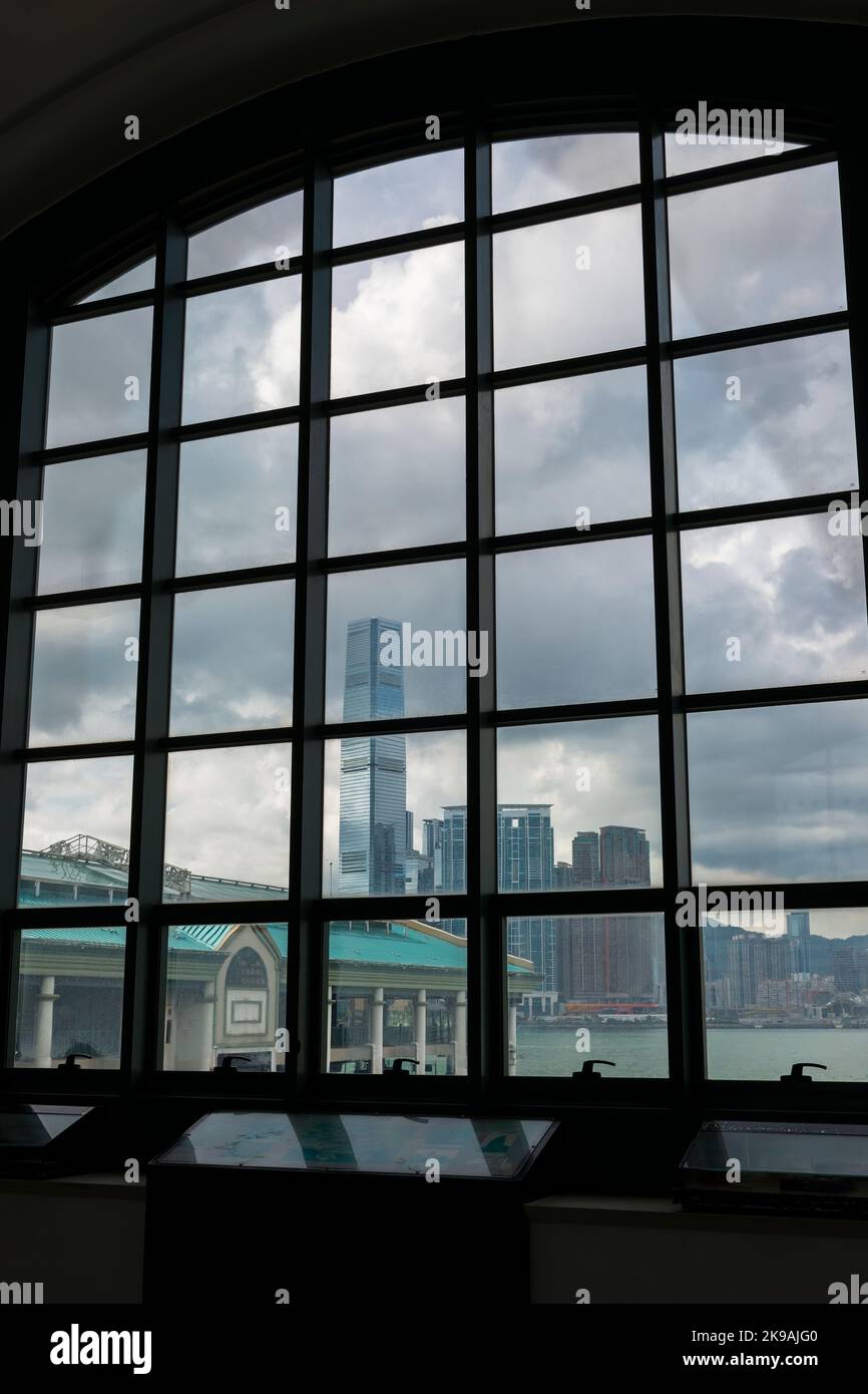 Central ferry pier link building hi-res stock photography and images ...
