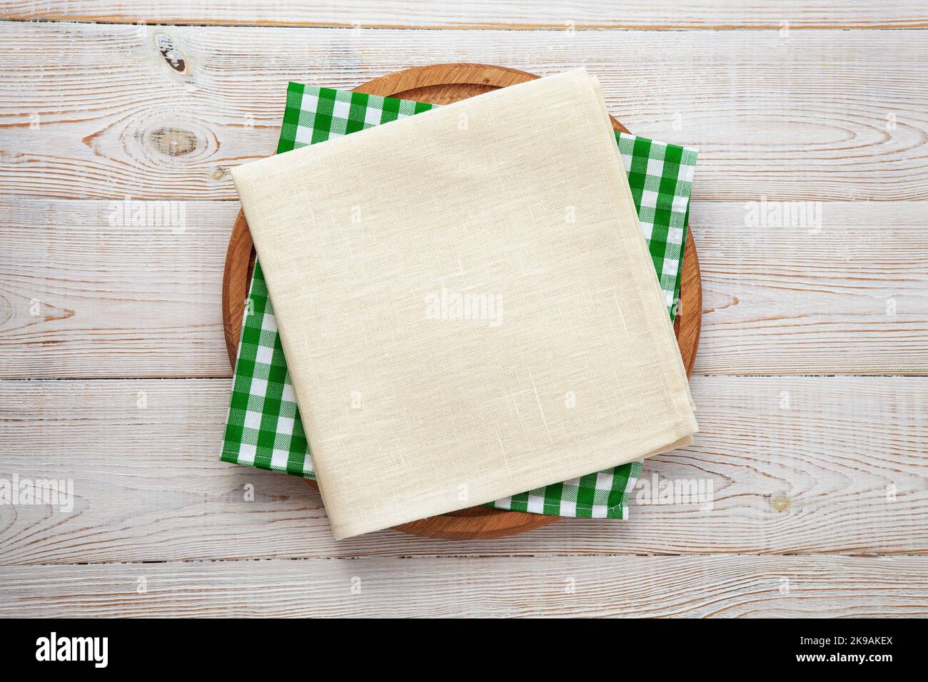 Empty wooden tray tablecloth hi-res stock photography and images - Alamy