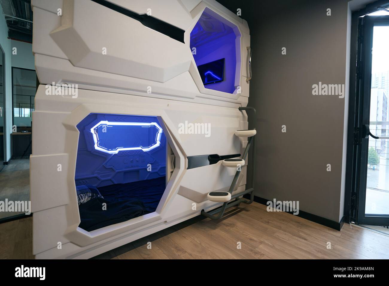 Sleeping capsule with system of ventilation, thermoregulation, air ...