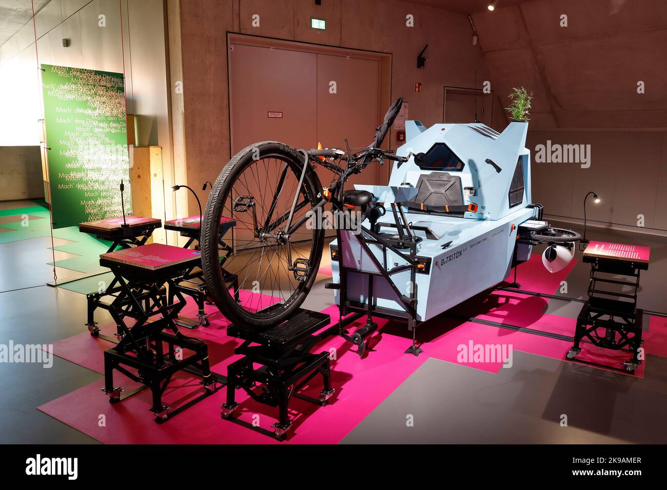 Nuremberg, Germany. 27th Oct, 2022. The prototype "BeTriton 1.0", an e ...
