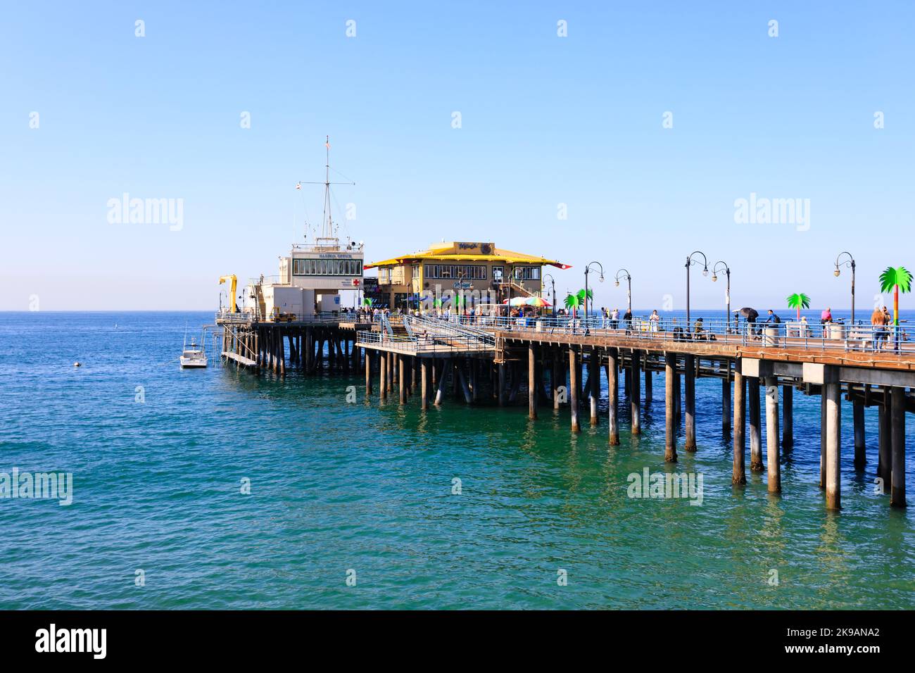 Harbor office and Maria Sol restaurant on Santa Monica pier, California ...