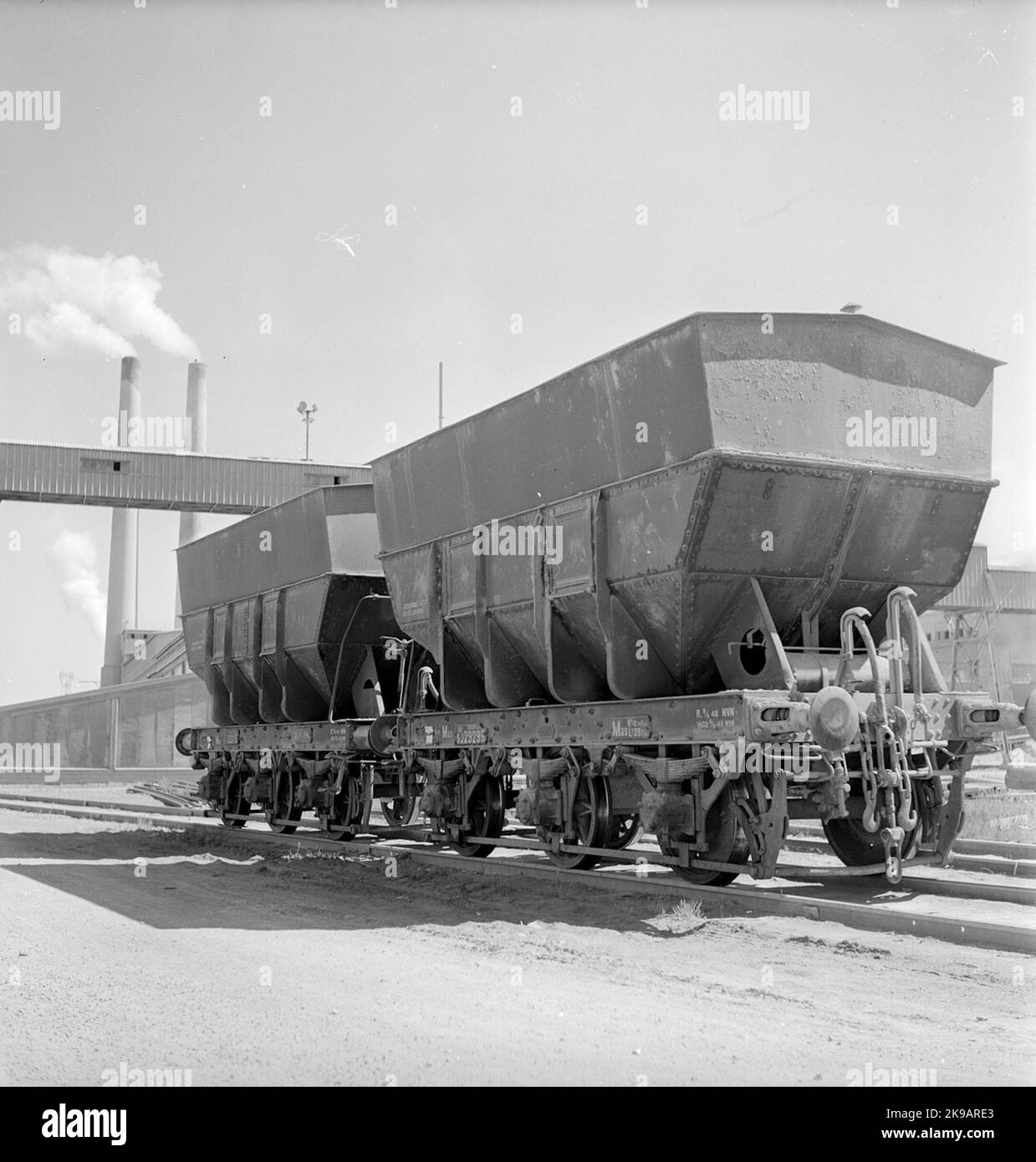 The State Railways, SJ MAS 29295 An extended MAS wagon with bottom ...