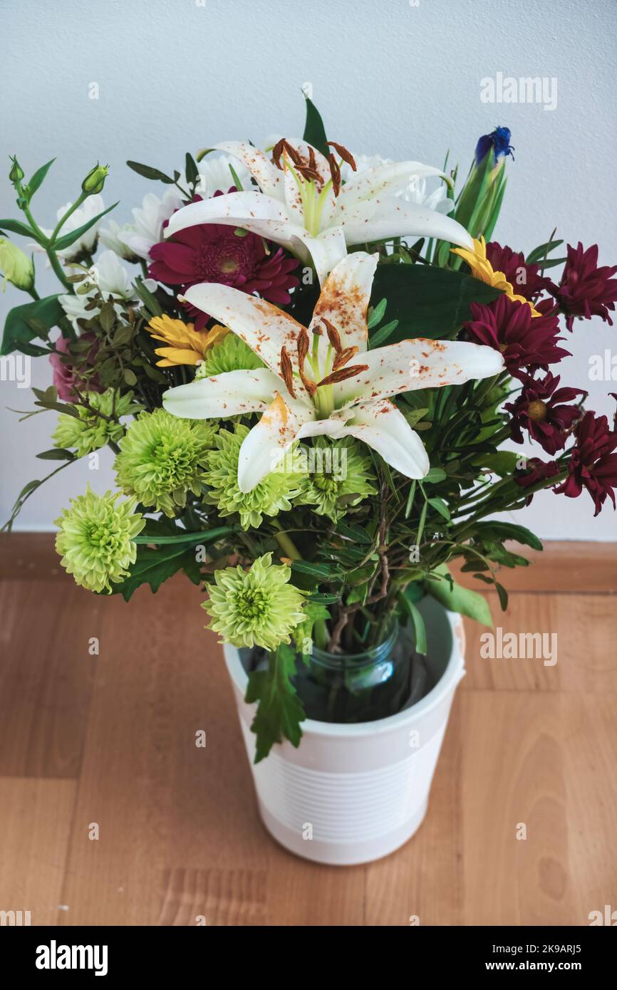 Nice flowers in pot hi-res stock photography and images - Alamy