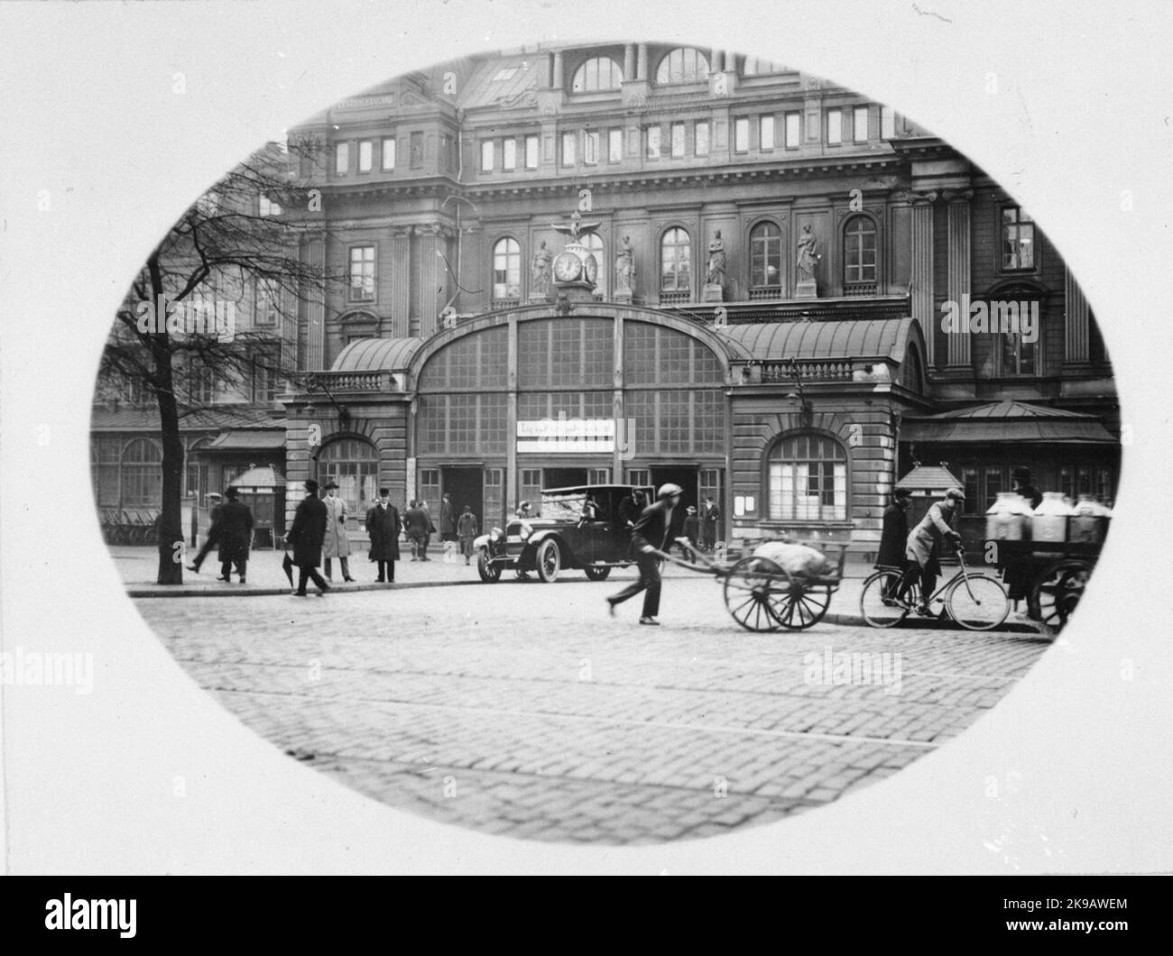 Central Station, Ticket Hall. The so -called “The hump Stock Photo - Alamy