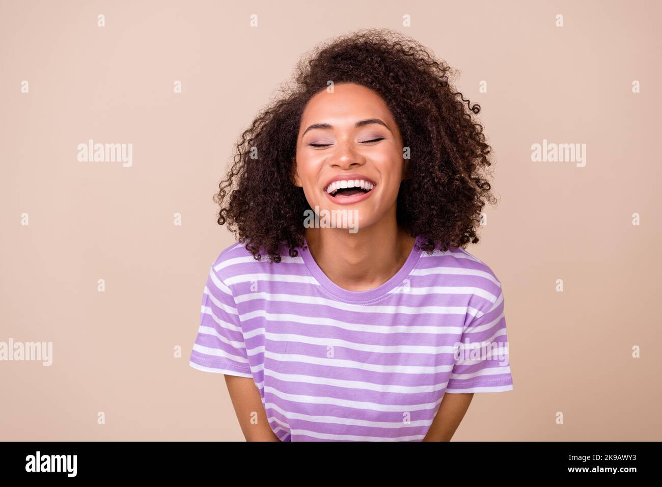 Photo of young attractive gorgeous nice perfect smile laughing positive ...