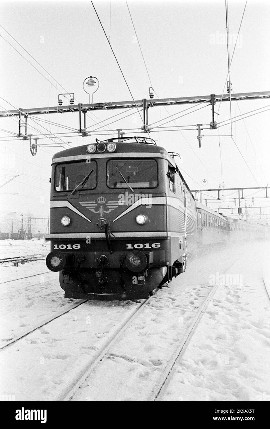 State Railways, SJ RC1 1016. Hagalund, Winter Motif Stock Photo - Alamy