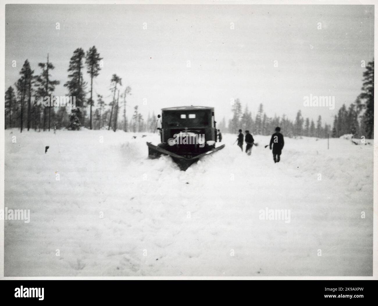 Inlandsbanan, Kåbdalis-Jokkmokk-Vajmatsnö plowing by car on the ...