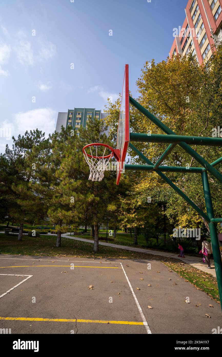 Park playground basketball court hi-res stock photography and images ...