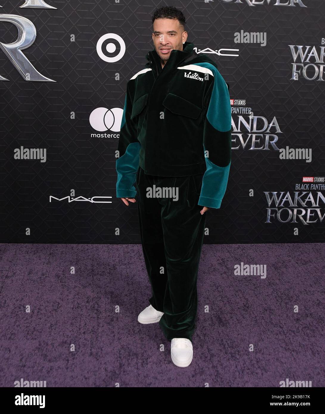 Hollywood, CA, October 26, 2022. Jason Lee arrives at the Marvel ...