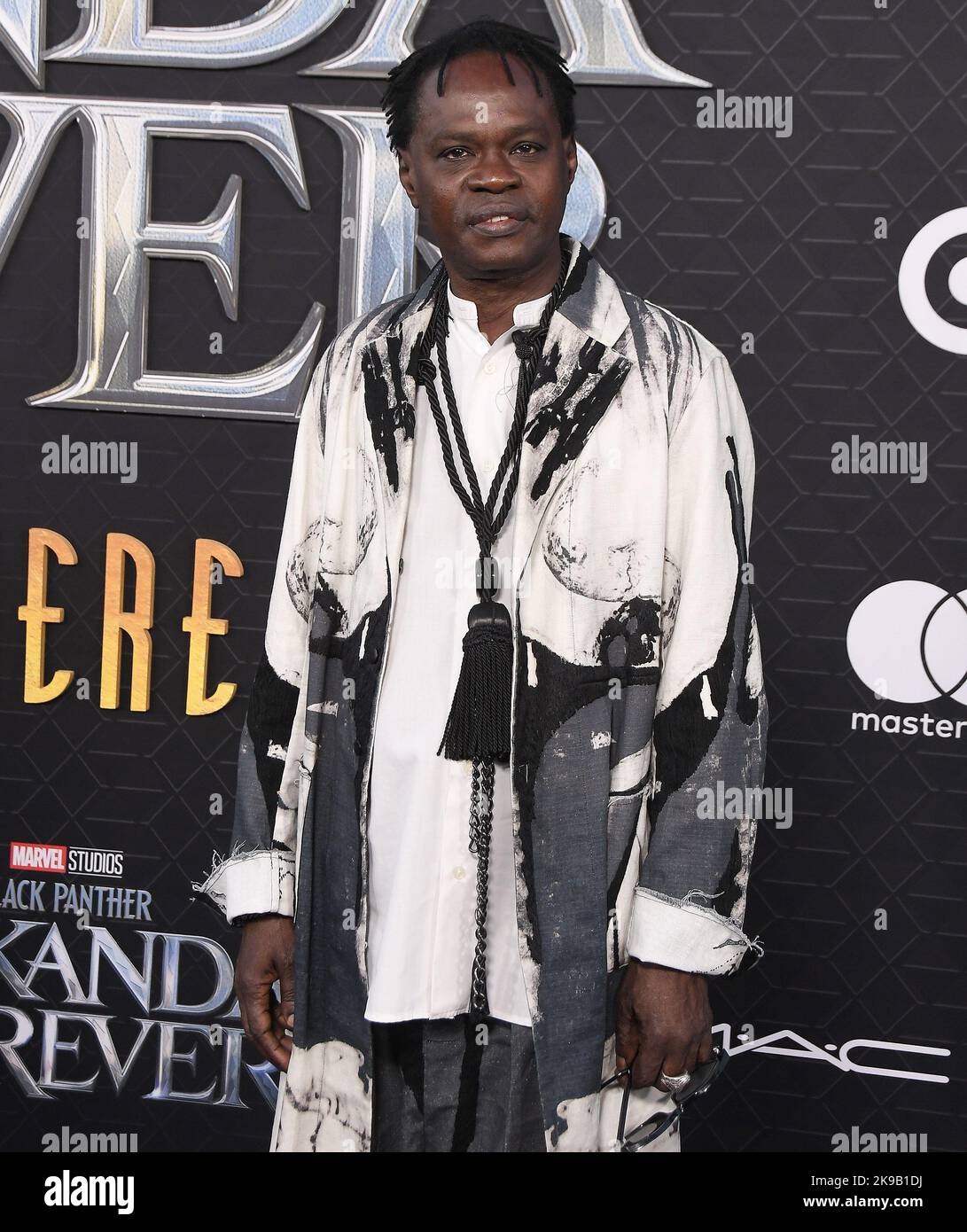 Hollywood, CA, October 26, 2022. Baaba Maal arrives at the Marvel ...