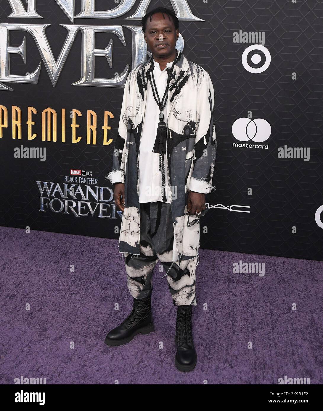 Hollywood, CA, October 26, 2022. Baaba Maal arrives at the Marvel ...