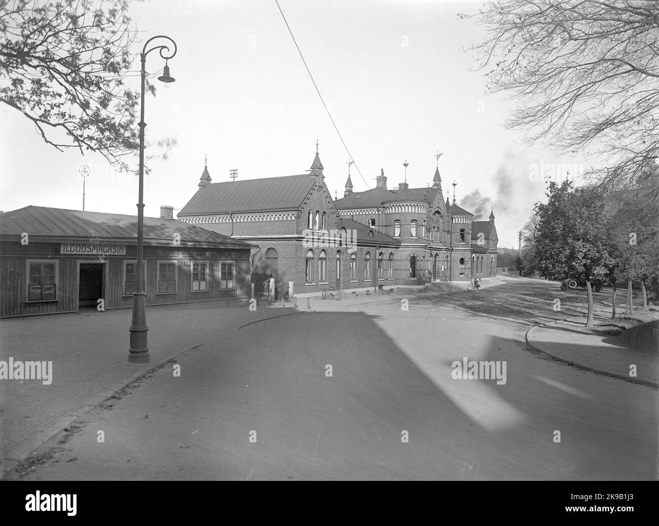 Street side area Black and White Stock Photos & Images - Alamy