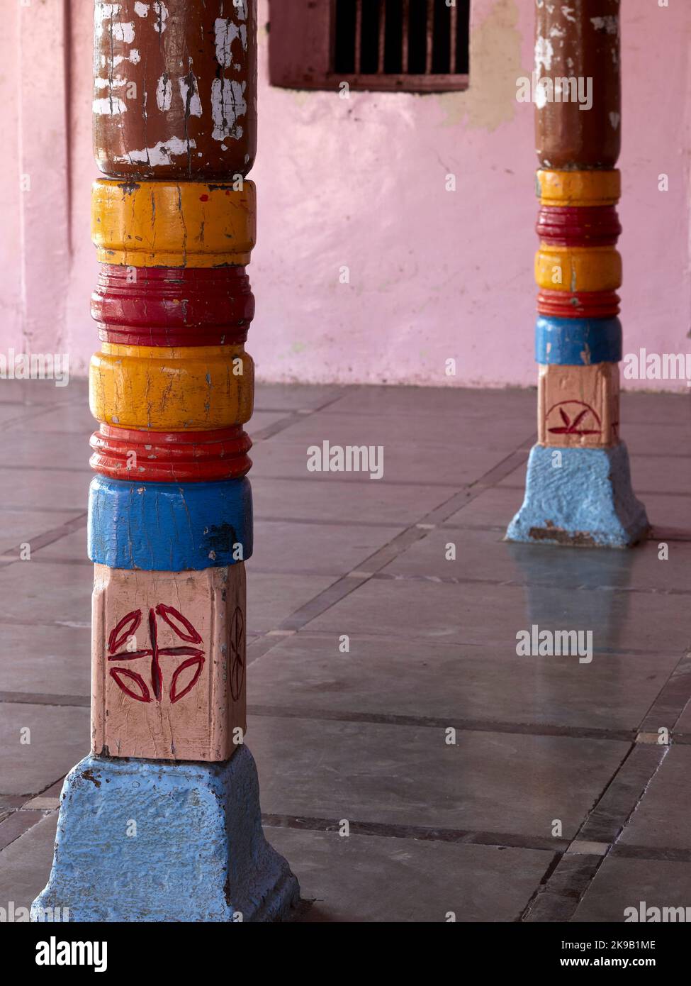 Load bearing floor hi-res stock photography and images - Alamy