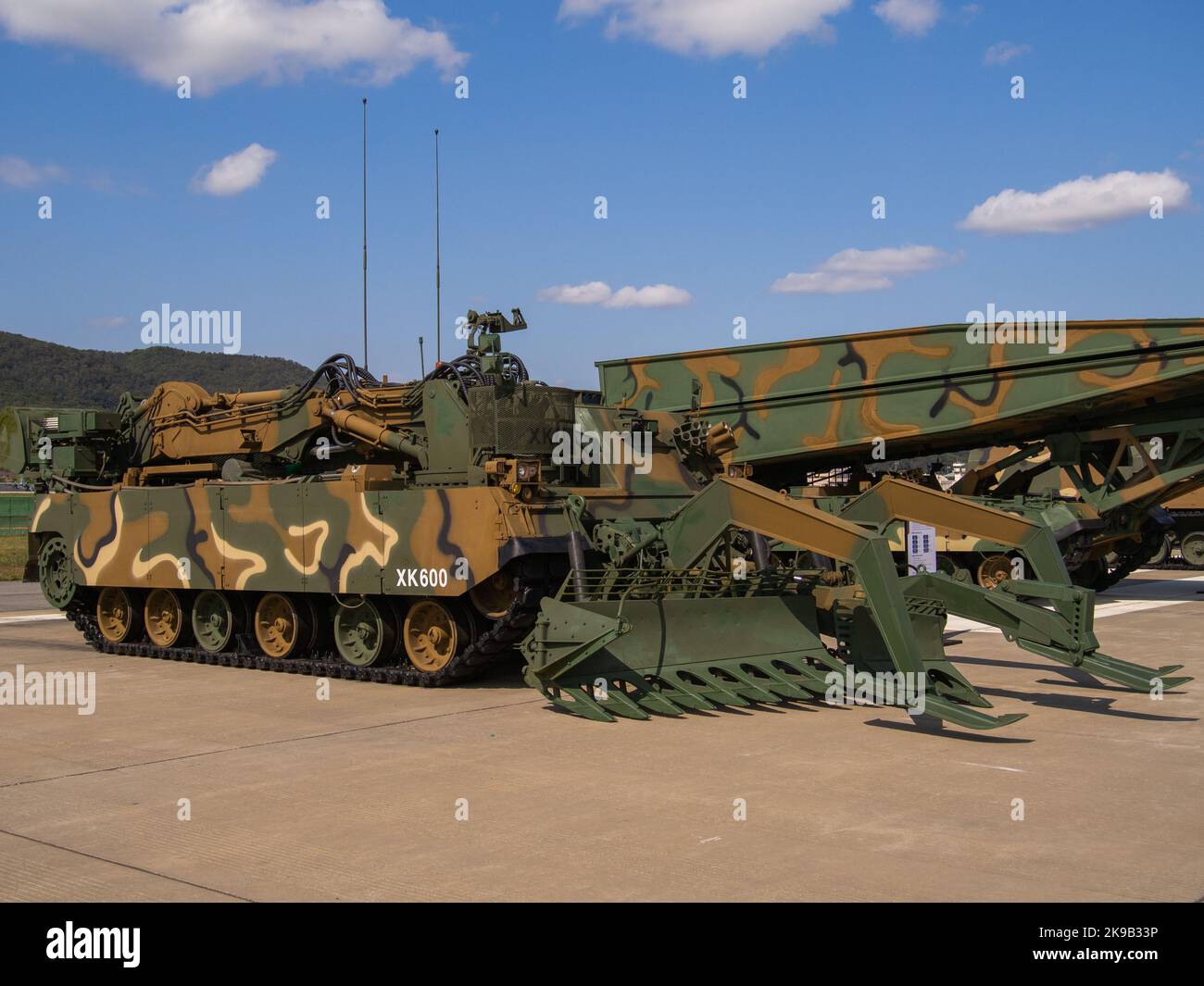 Armored engineering vehicle hi-res stock photography and images - Alamy