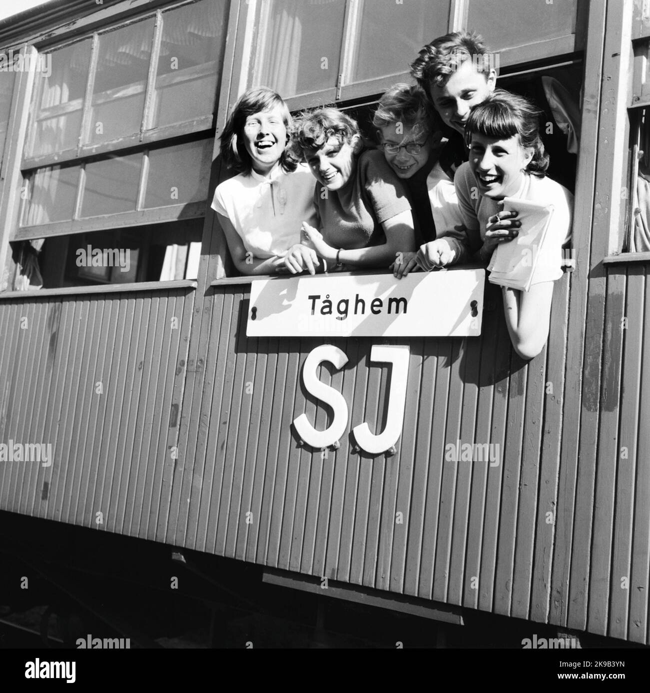 Train stn hi-res stock photography and images - Alamy