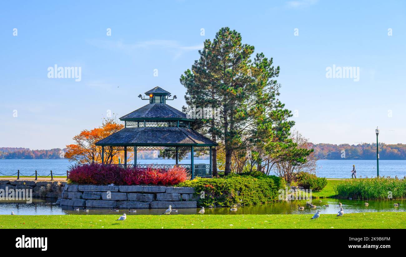 A gazebo building in the city waterfront Stock Photo - Alamy