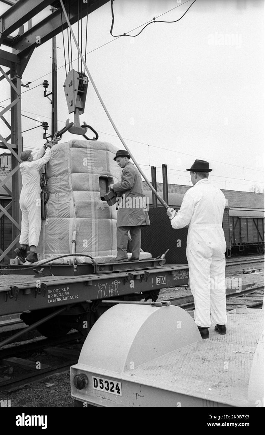 Transport of uranium containers Stock Photo - Alamy