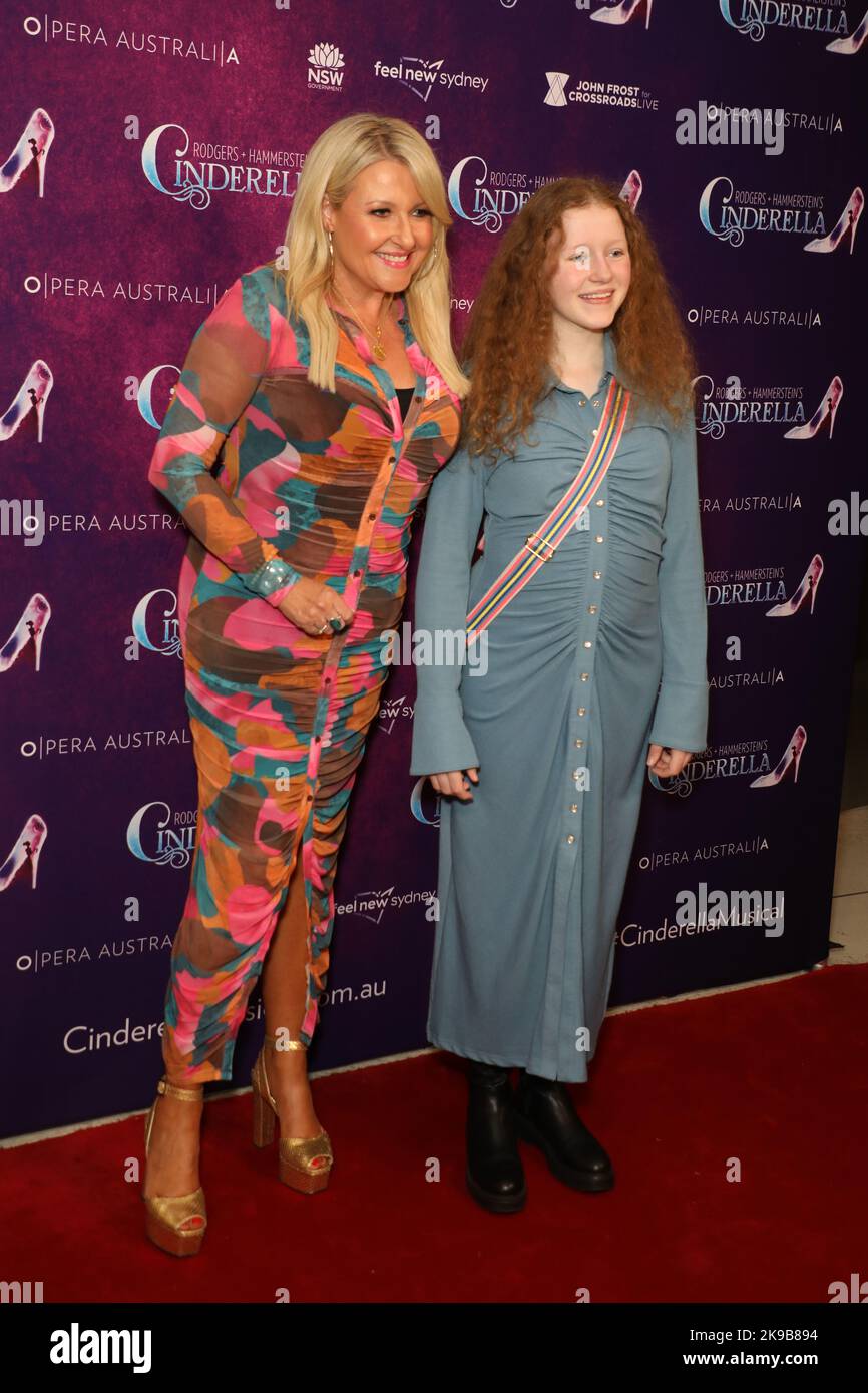 Sydney, Australia. 27th October 2022. Angela Bishop and daughter Amelia ...