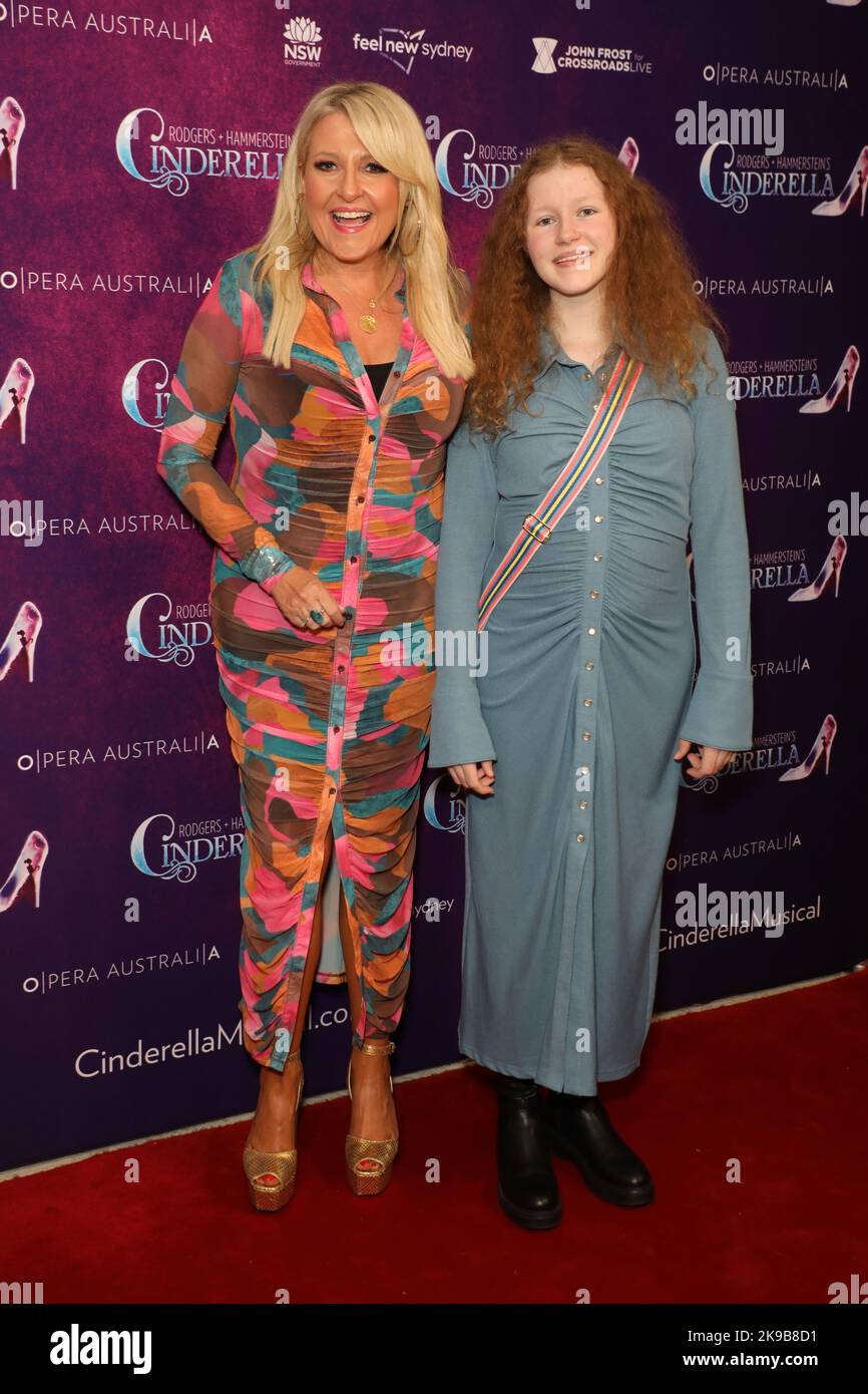 Sydney, Australia. 27th October 2022. Angela Bishop and daughter Amelia ...