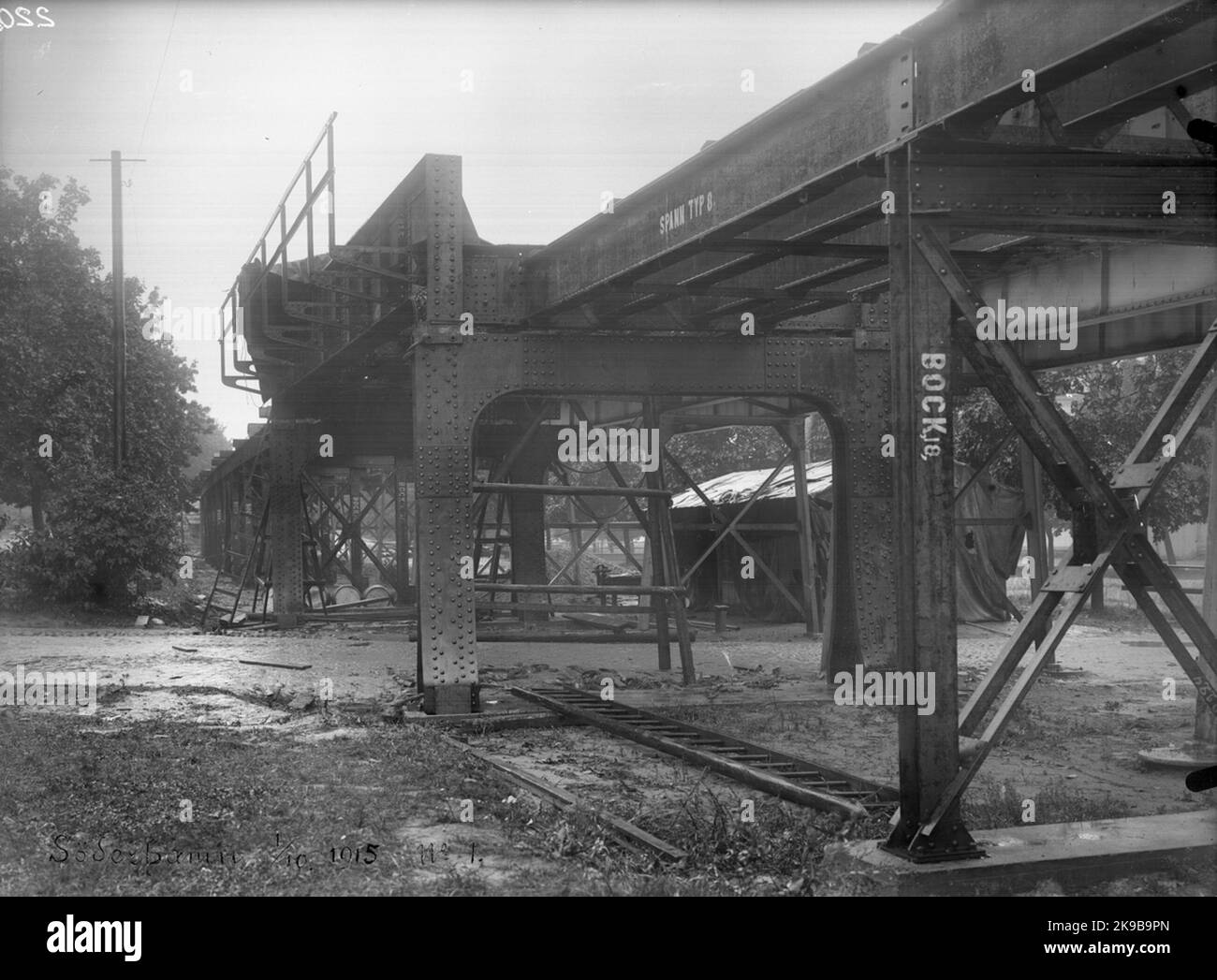 Transport viaduct Black and White Stock Photos & Images - Alamy