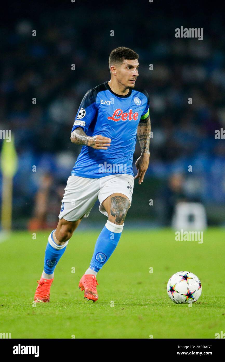 SSC Napoli's Italian defender Giovanni Di Lorenzo controls the ball ...