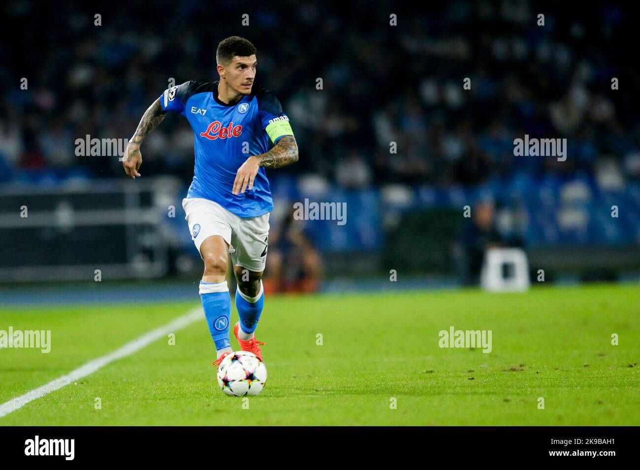 SSC Napoli's Italian defender Giovanni Di Lorenzo controls the ball ...