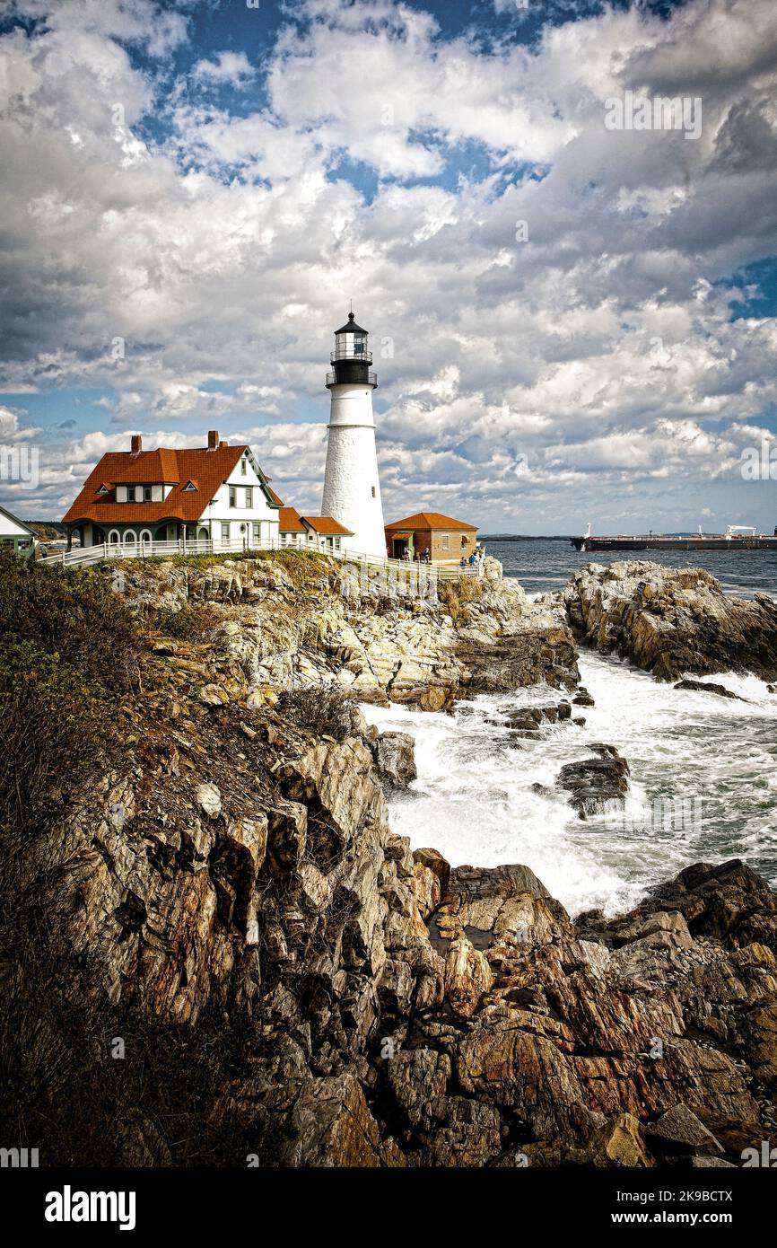 The Portland Head Lighthouse marks the rugged coast of Maine Stock ...