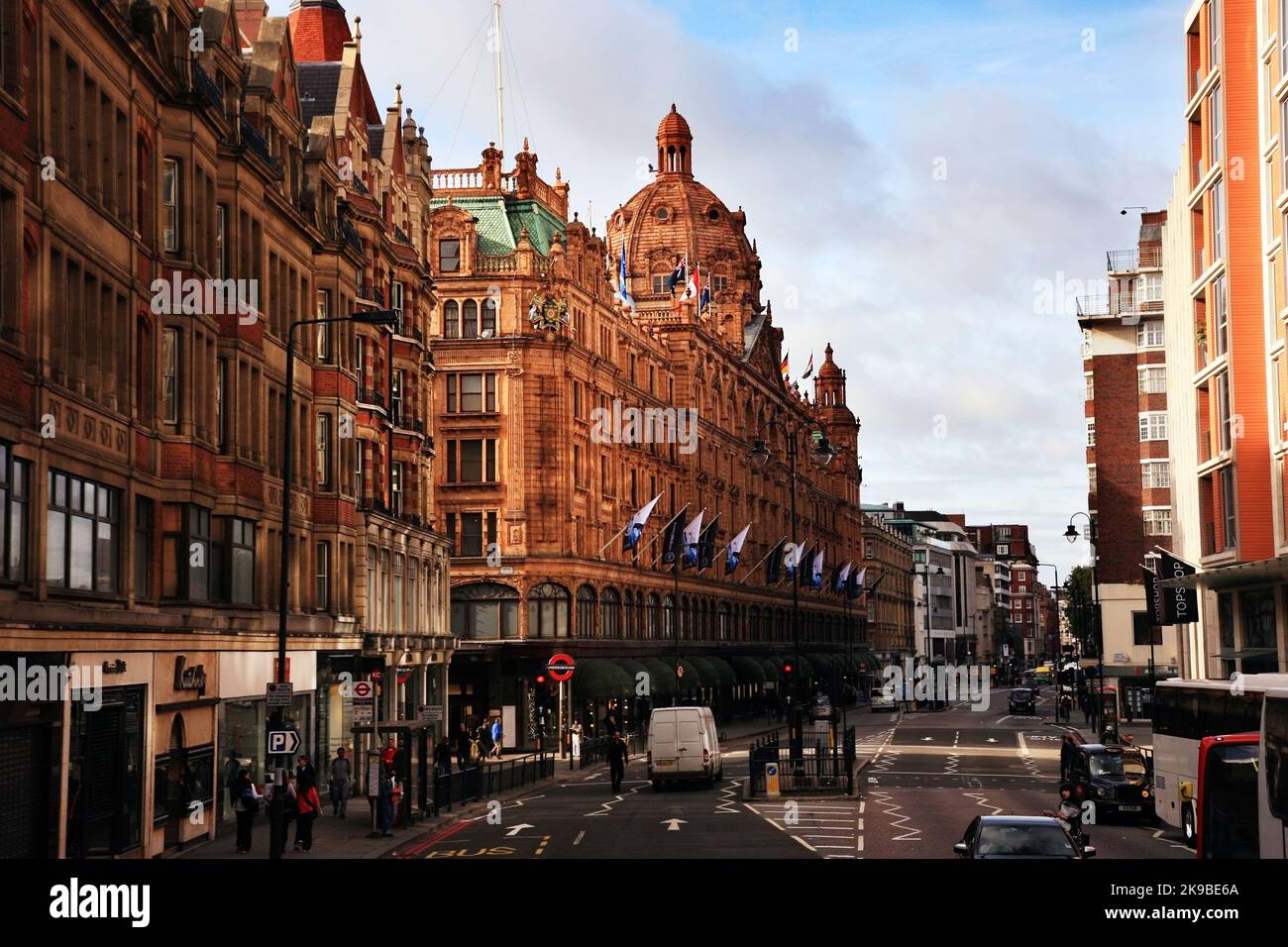 LONDON - SEP 20 : Outside View of Harrods seen from a Double Decker Bus ...