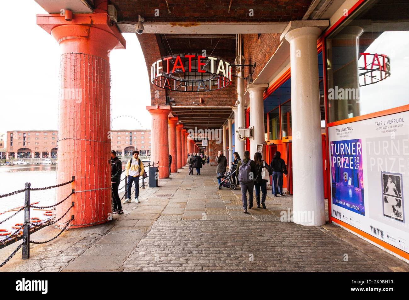 Entrance sign, Tate Liverpool art gallery, Royal Albert Docks ...