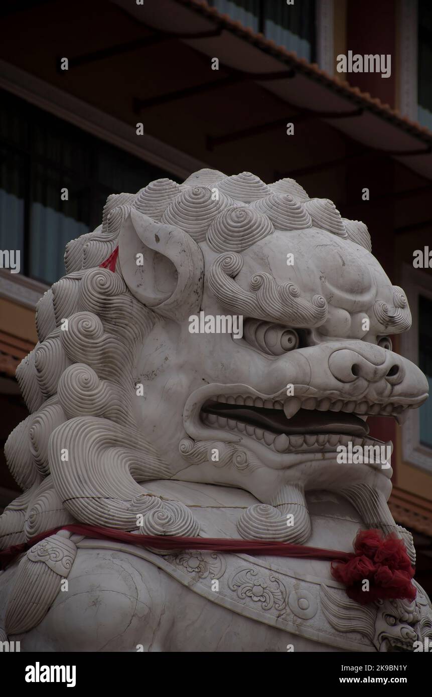 Chinese temple dog hi-res stock photography and images - Alamy